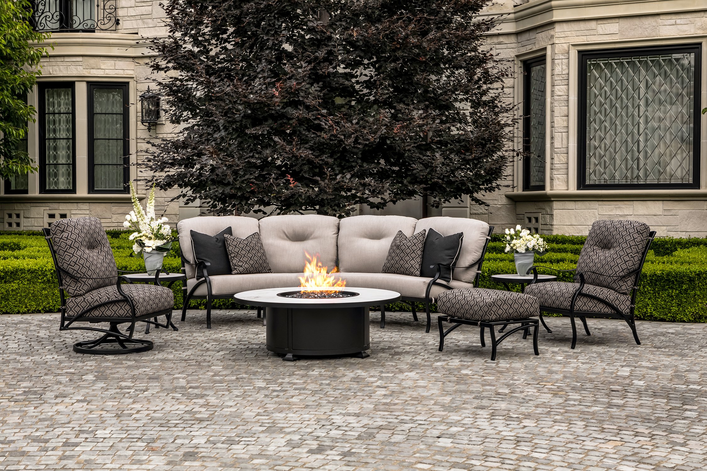 Patio Furniture -The Ultimate Guide - Sitting Pretty Design Center